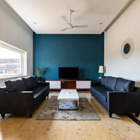 8 quartos, cofres nos quartos, ferros/tábuas de passar roupa