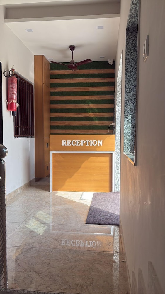 Hotel Darshan Palace - Near Dwarka Railway Station & Shree Dwarkadhish Temple - Dwarka