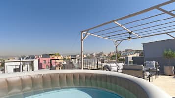 Deluxe Penthouse With Jacuzzi And Acropolis View | Banheira de hidromassagem particular