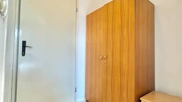 Quarto clássico, sacada, vista para o jardim | Wi-Fi de cortesia
