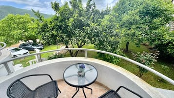 Quarto casal clássico, vista para o jardim | Vista do quarto