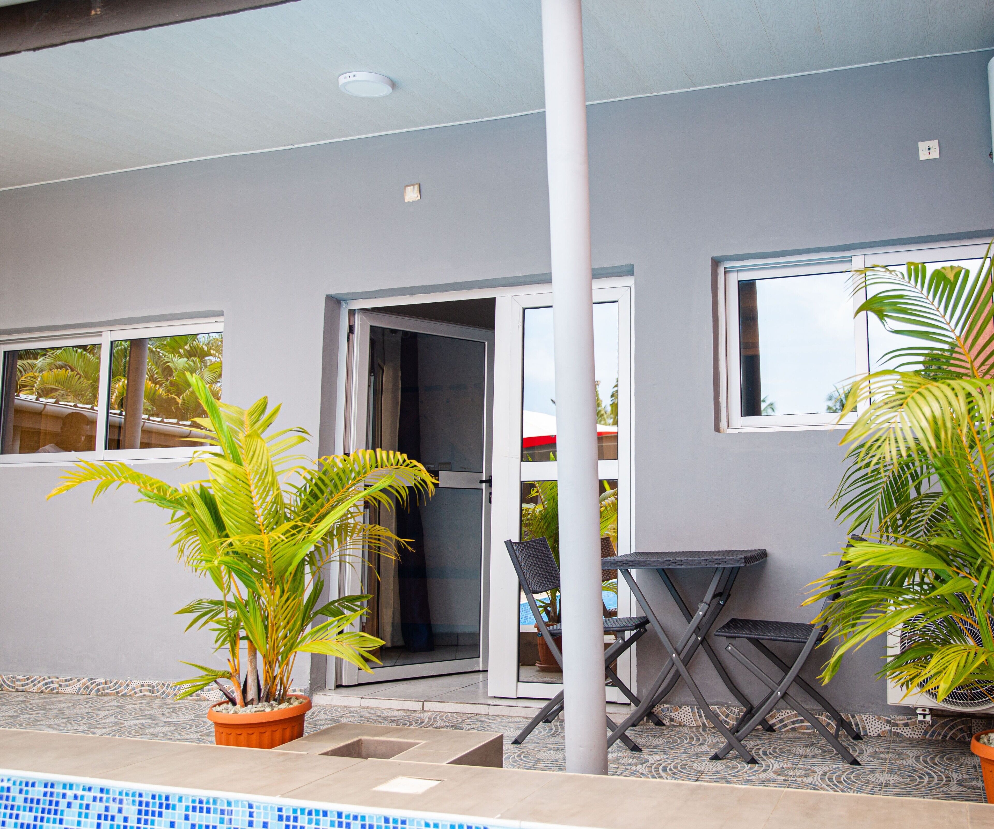 Quarto casal conforto, varanda, vista para a piscina | Terraço/pátio