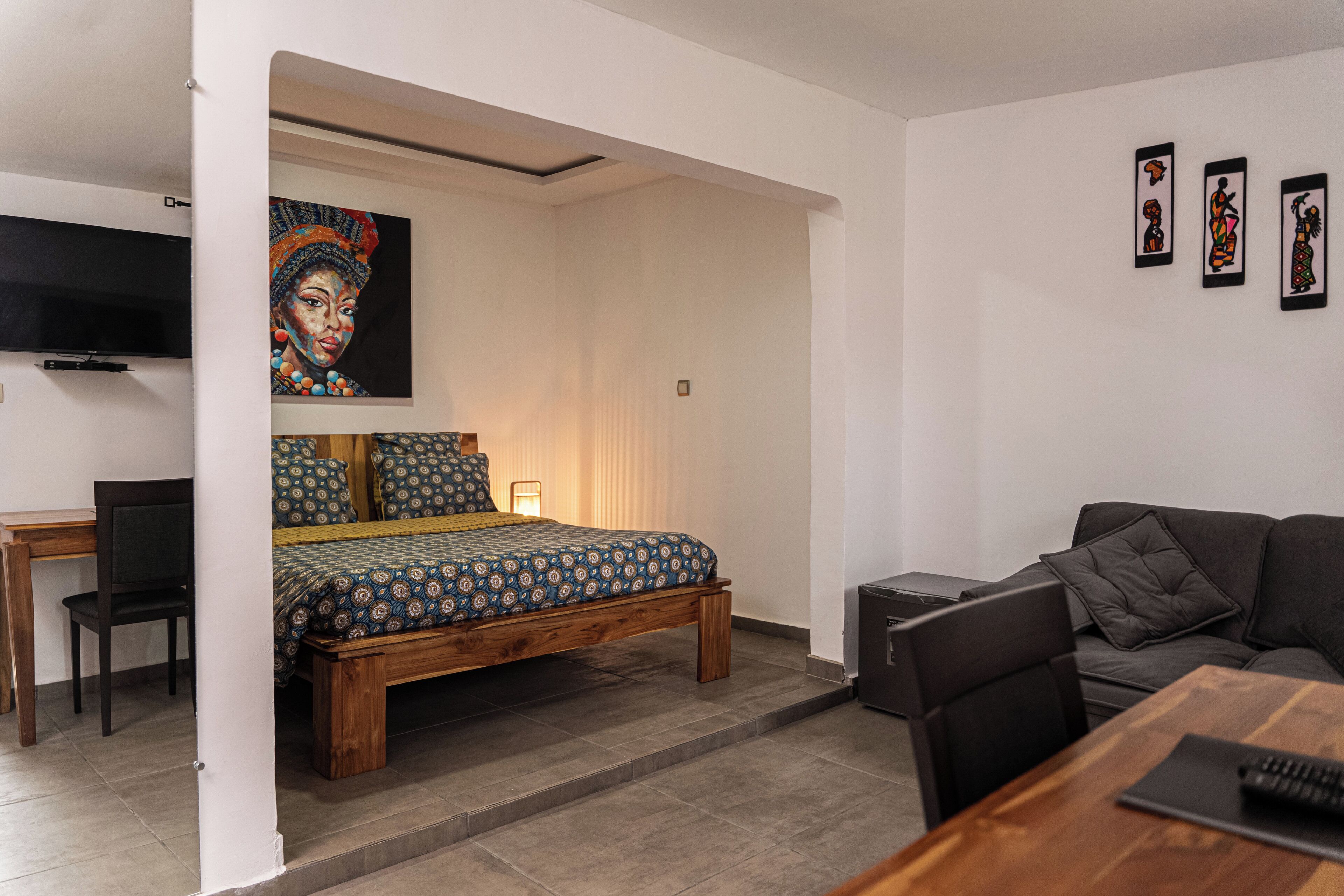 Quarto triplo superior, varanda, vista para a piscina | Cofres nos quartos, escrivaninha, cortinas blackout