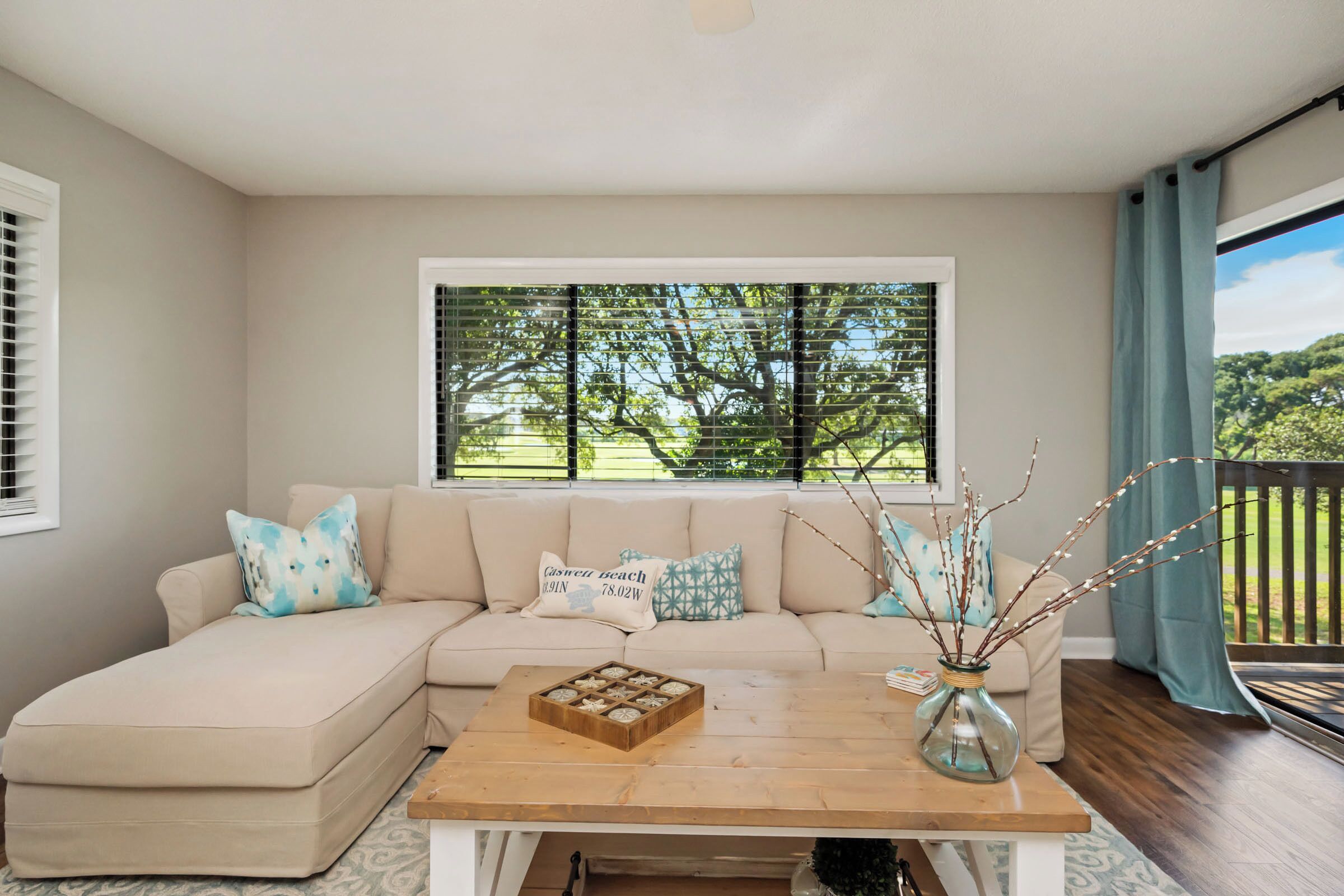 19 Pinehurst: Lovely Coastal Condo On Golf Course With Pool, Easy Beach Access - Oak Island, NC