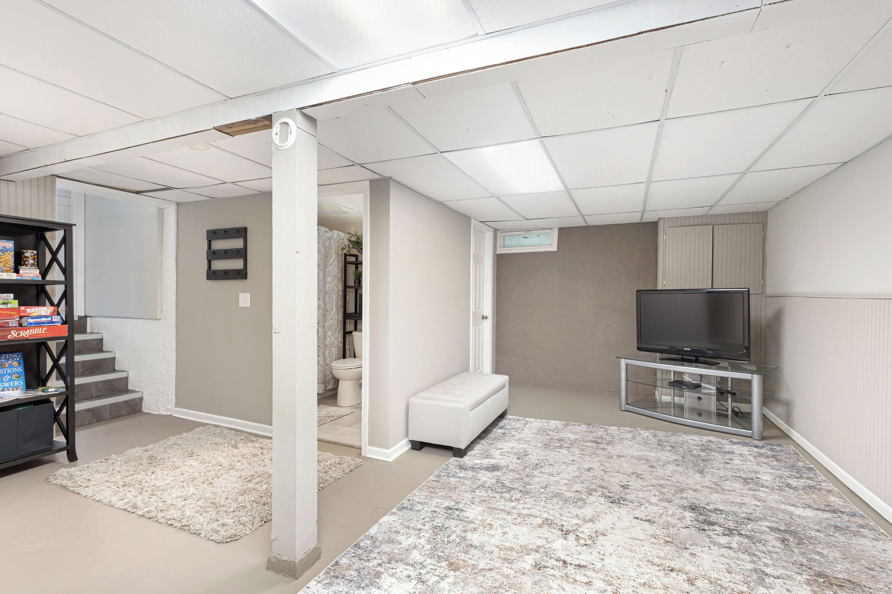 4.2 Mi - Tbk Sports Complex, 8.6 Mi - Airport - Lost Grove Lake, IA