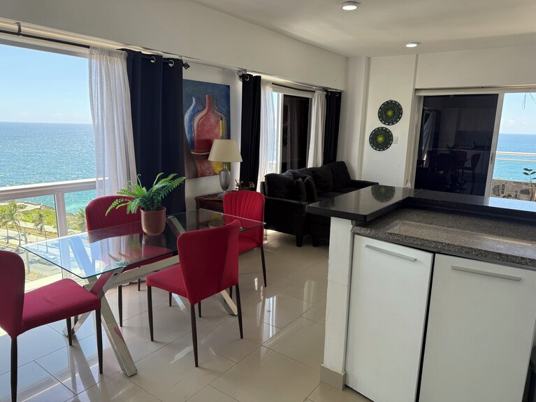 Fabulosa Vista Al Mar En Céntrico Apartamento - Santo Domingo