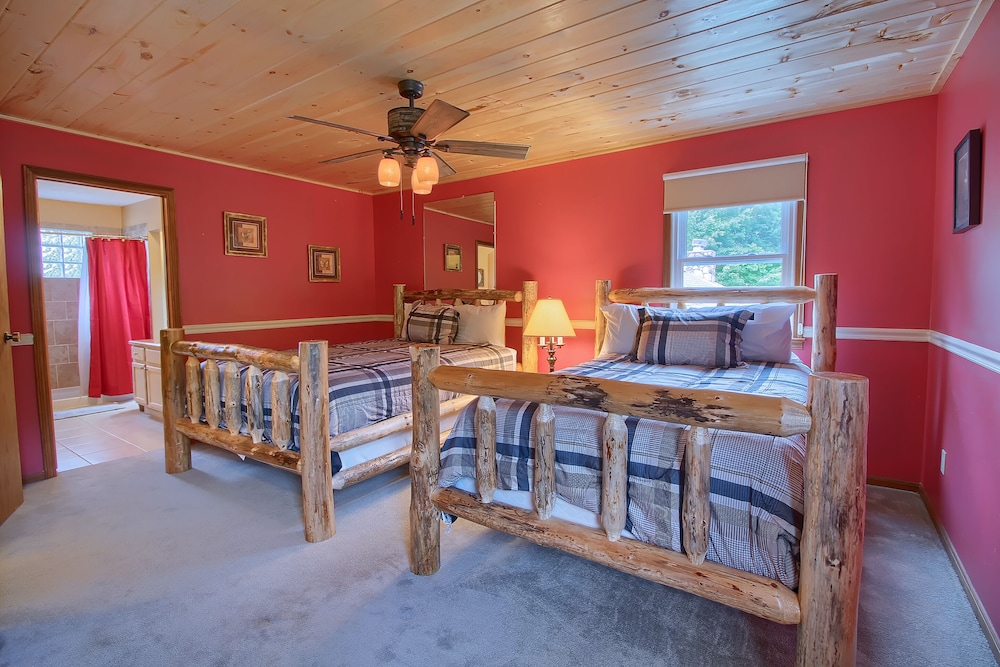 Southern Belle Lodge - Indoor Pool, Hocking Hills - Hocking County | Vrbo