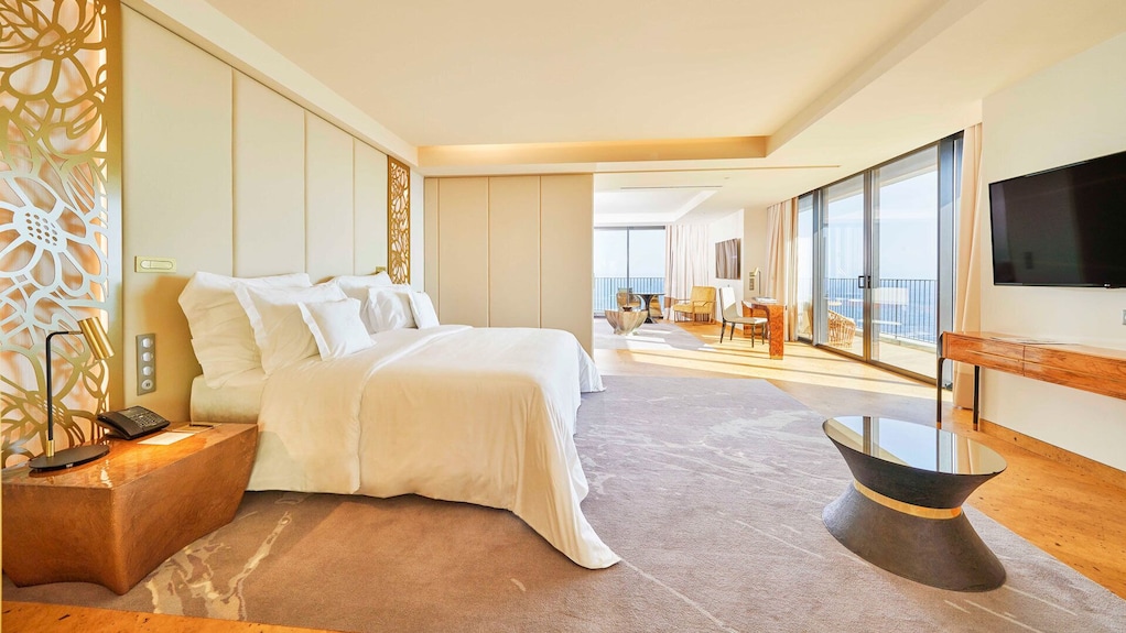 Suite At The Savoy Palace, In Funchal Madeira - Funchal