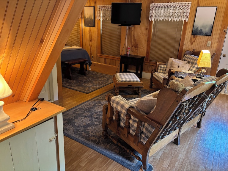 Welcoming 1-bedroom Farmhouse On Mount Desert Island - Acadia National Park