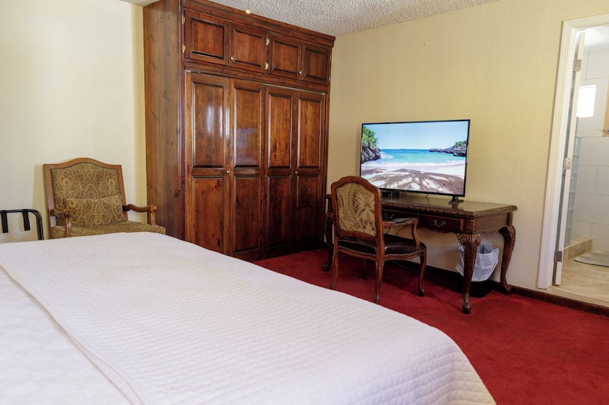 Cozy 1 King Bed Apartment In Enjoyable Ensenada With Pool, Fitness Room. - Ensenada