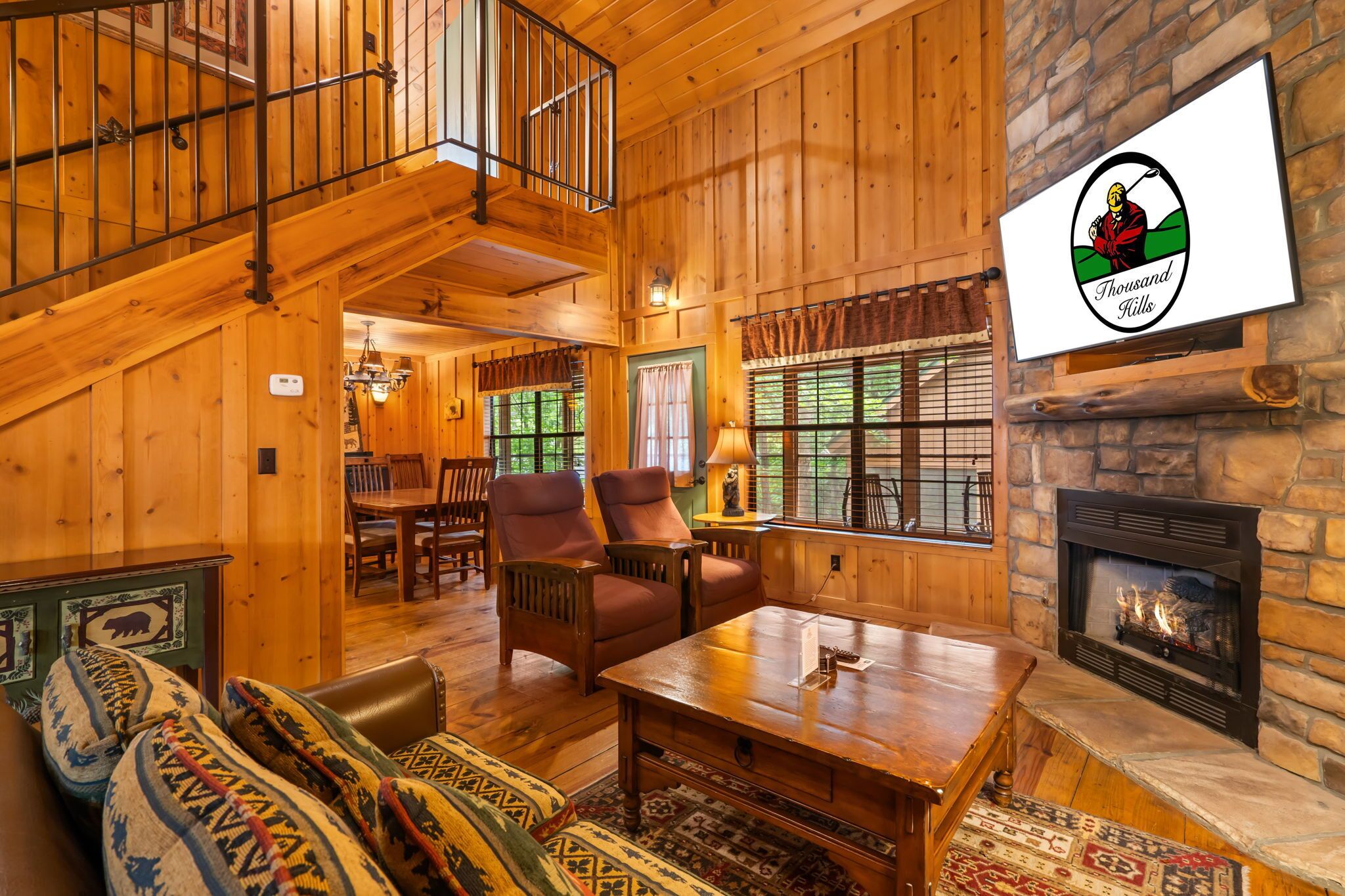 Tranquil 2br Woodland Cabin | Jetted Tub, Fireplace & Dog-friendly - Branson