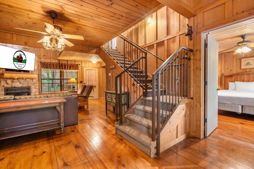 Family Cabin Near Dining & Shows - Rockaway Beach, MO