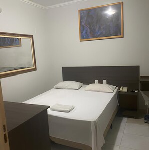 Quarto Clássico com Cama de Casal, 1 cama de casal | Wi-fi grátis 