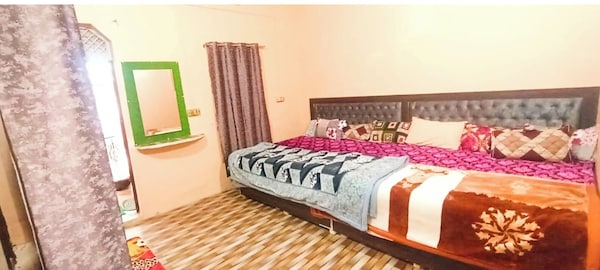 Hotel Shree Gopal Niketan Mathura - Mathura