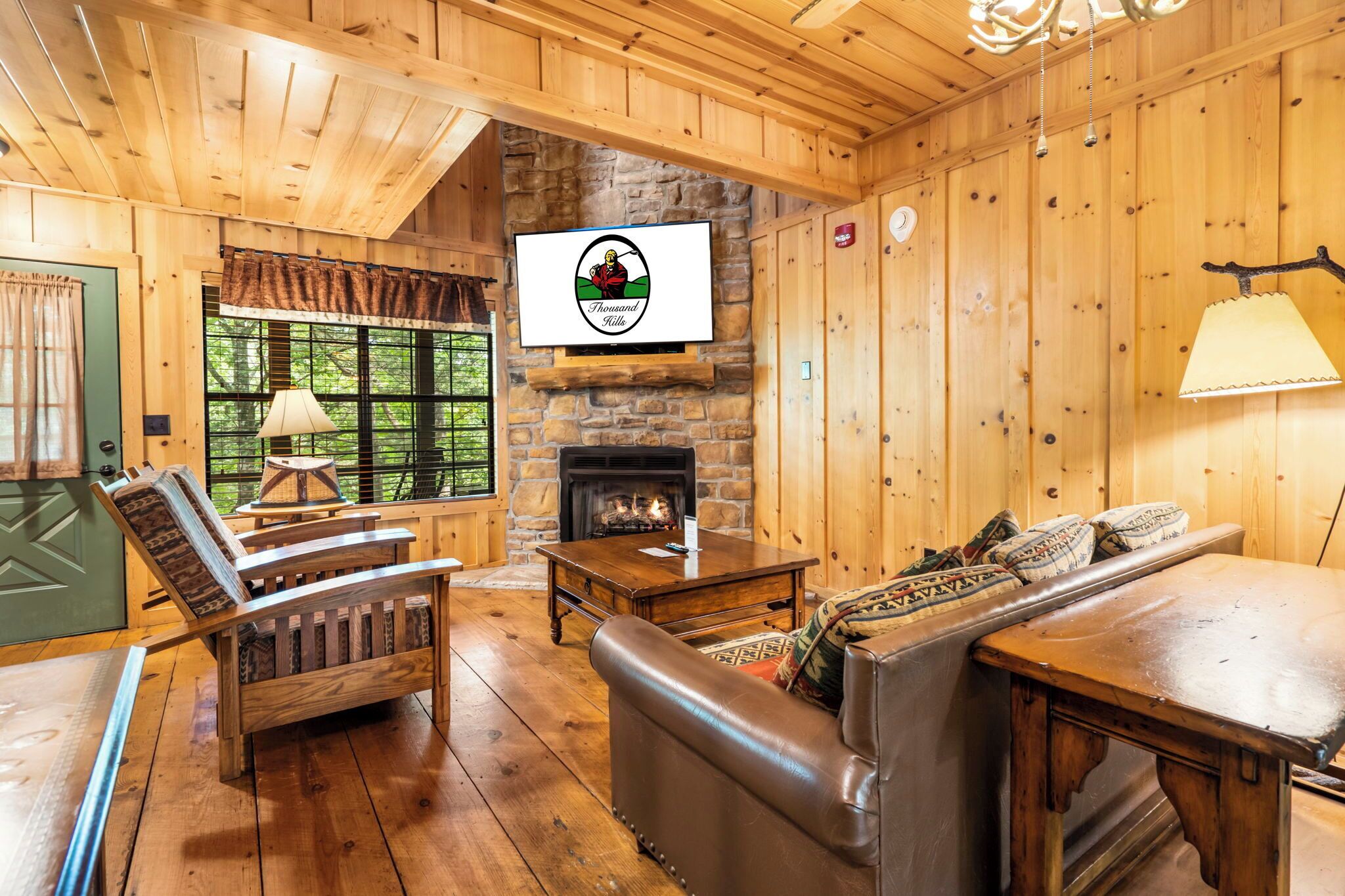 Spacious Family Cabin With Jetted Tub - Branson, MO