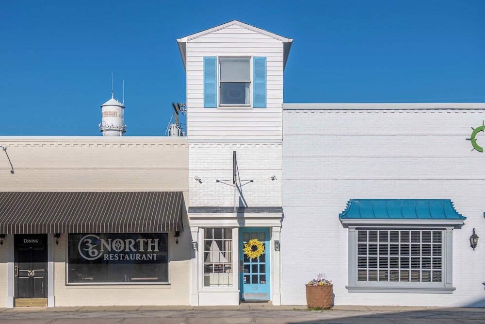 Stroll Into Town: Cozy Apartment In Kilmarnock - Kilmarnock, VA