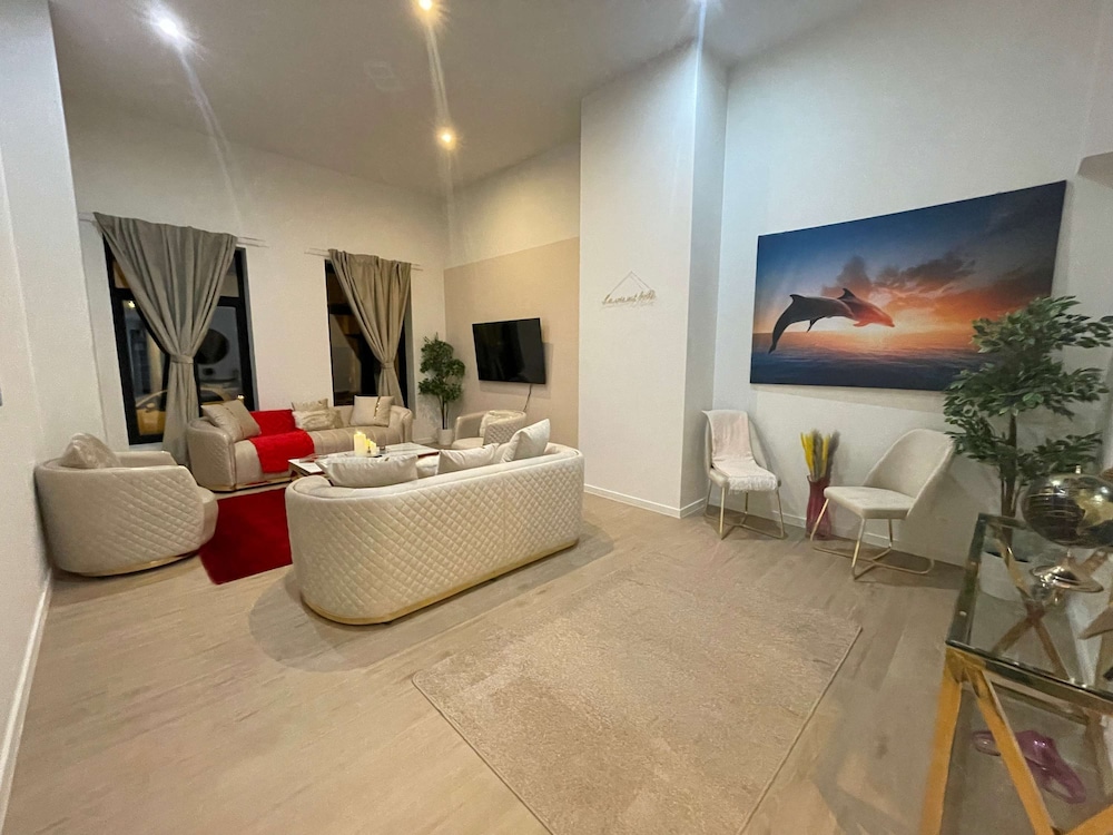 One Lux Stay Near Antwerp Central Grande Deluxe 3 Bedroom Suite - Belgien