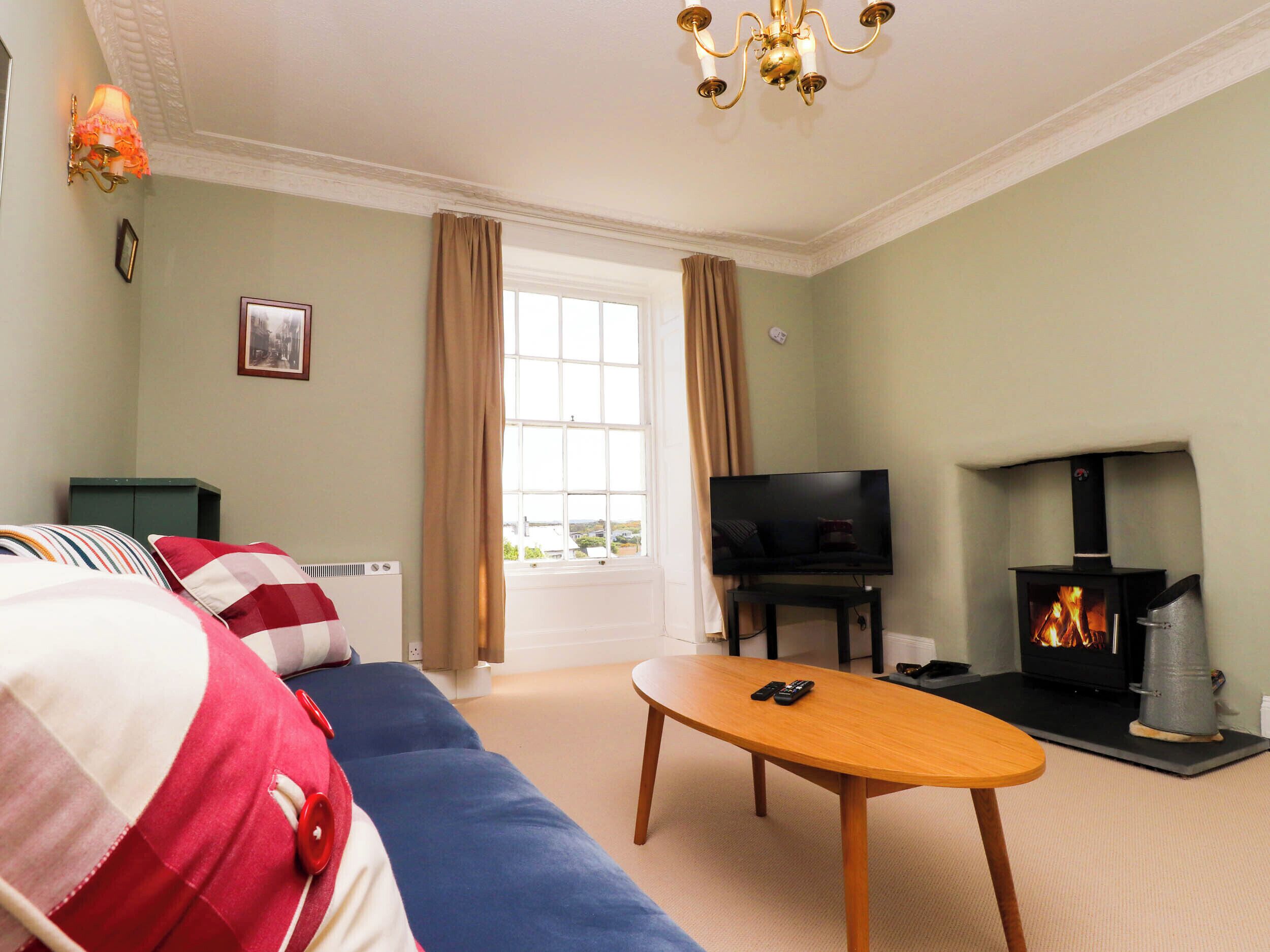 Flat 3, Pet Friendly, Character Holiday Cottage In Trearddur Bay - Trearddur Bay