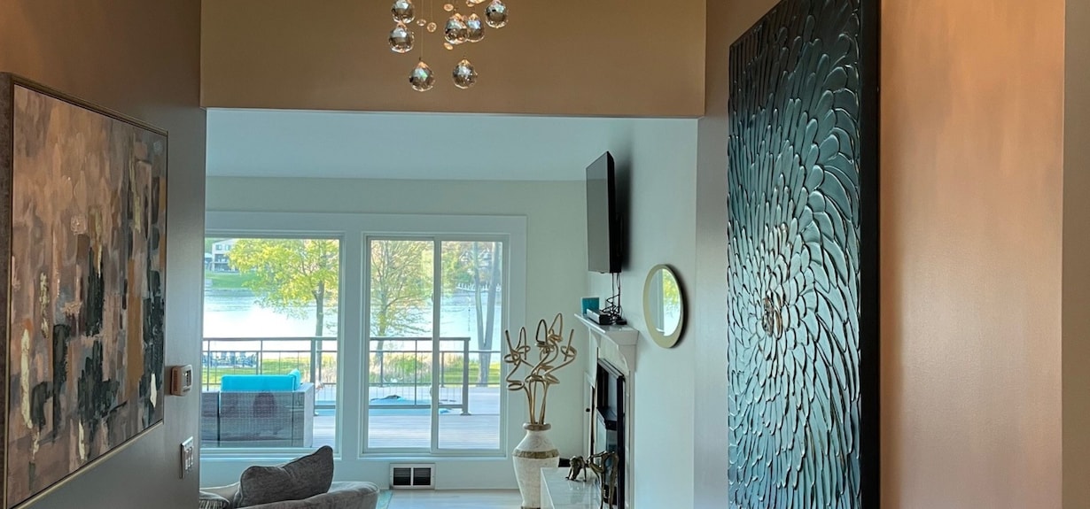 Luxury Lakefront 6-bed Home In Norton Shores With Pool, Hot Tub, Video Games - Muskegon, MI