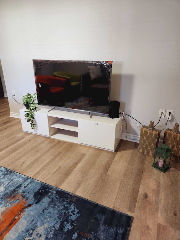 Beautiful 3 Bedroom Private Basement Suite In Dartmouth! - Halifax, NS, Canada