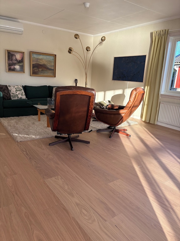 Lake House Retreat With A Dock & Boat - Trollhättan