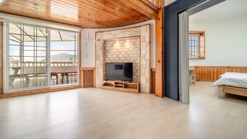 Quarto Básico, 2 quartos (Colored Pencil 1(Mountain View / BBQ)) | 1 quarto, Wi-fi grátis 