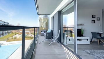 Apartament (305) Pool View | Varanda