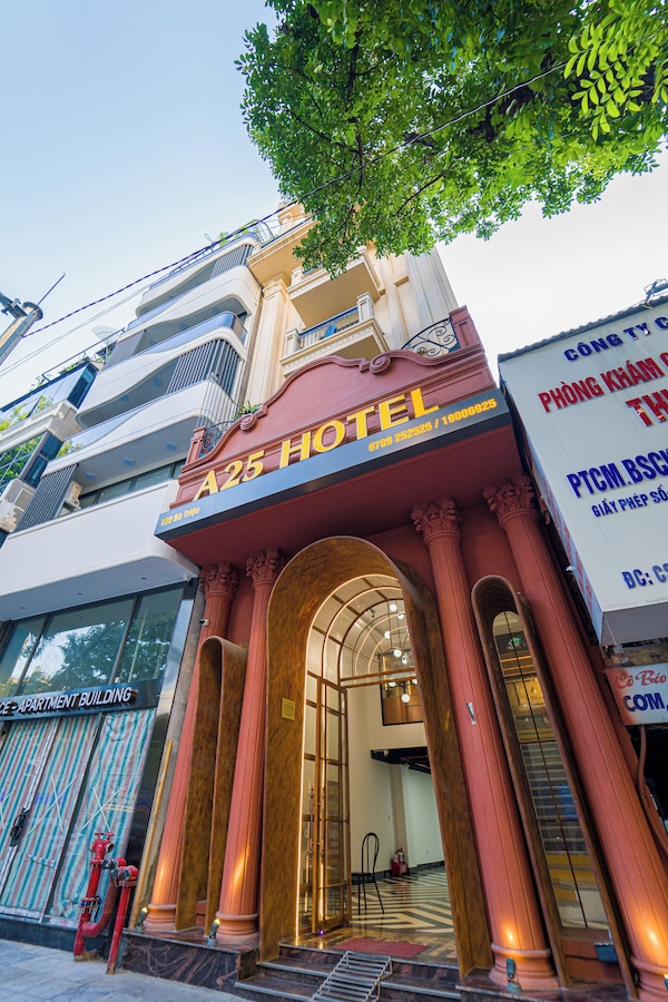 A25 Premium Hotel - 130 Ba Trieu - Hanoi