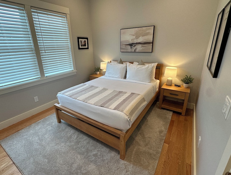 Brand New Construction! 3 Apartments/5 Bed/ 3 Bath Broadway Neighborhood - Fort Adams State Park, Newport