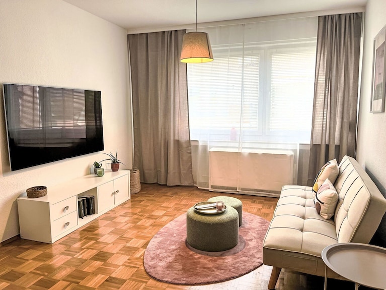 Nice Apartment For 5 Guests With Wifi, Tv And Balcony - Bonn