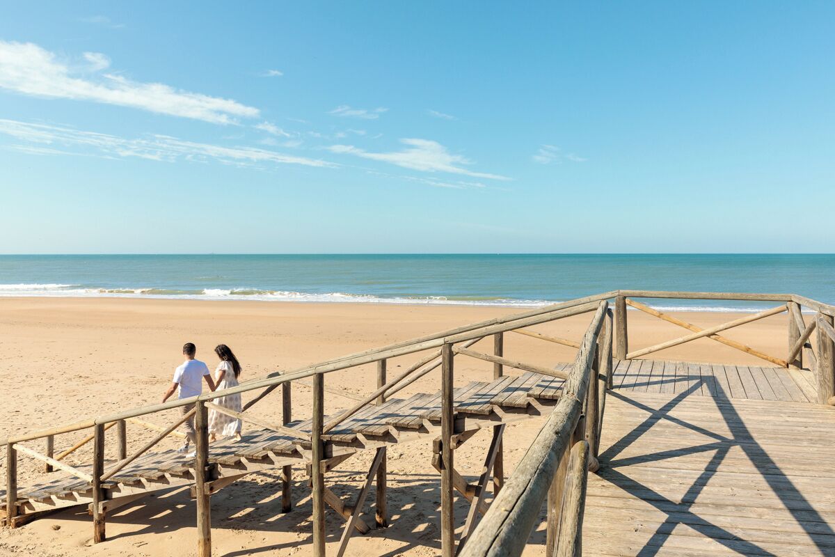 Perto da praia, areia branca 