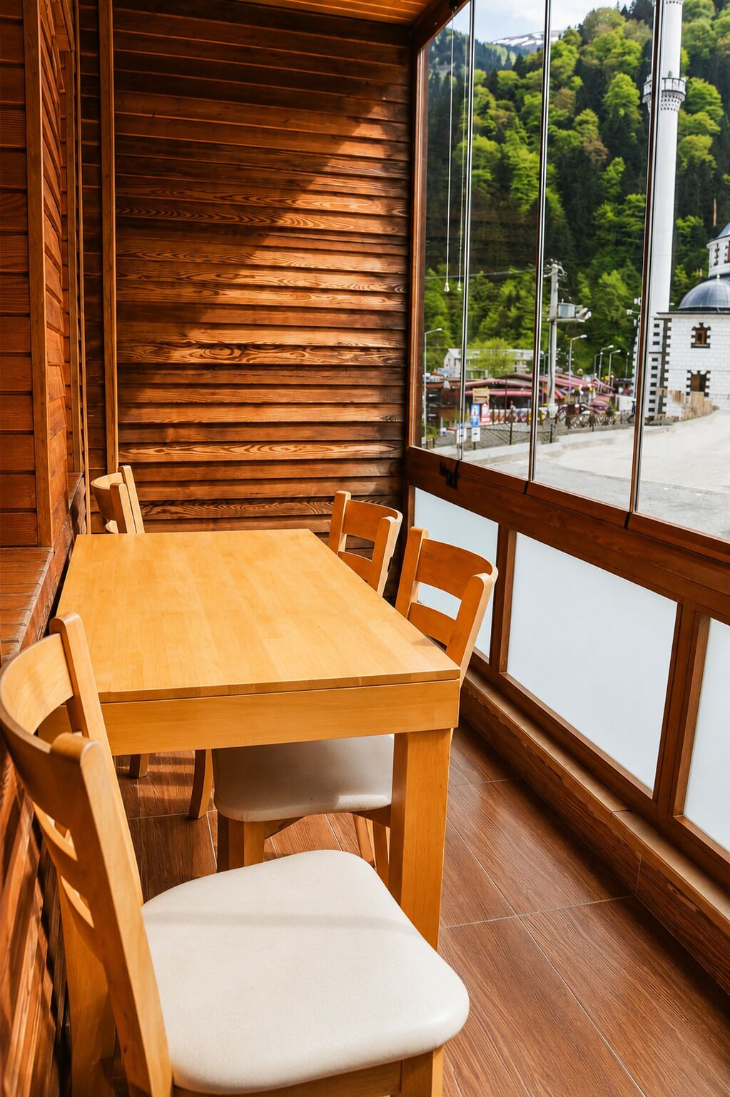 Quarto Triplo Standard, vista para o lago | Sala de estar