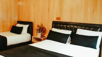 Quarto triplo standard, vista para o lago | Wi-Fi de cortesia