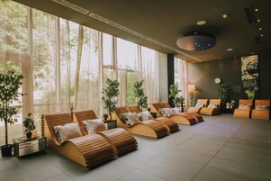 Sala(s) para tratamentos a casais, sauna, banheira de hidromassagem
