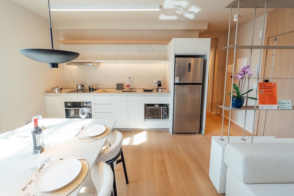 Apartamento | Cozinha privada | Utensílios de cozinha, mesas de jantar