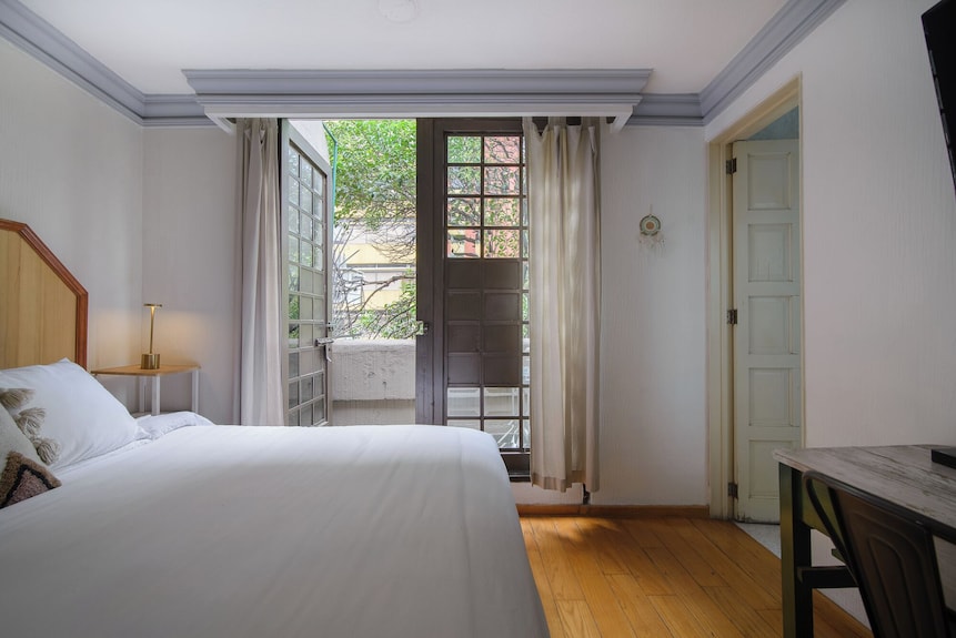 Charming 1-br + Balcony, Wifi & Tv; In Wonderful Condesa, Mexico City - Mexico City