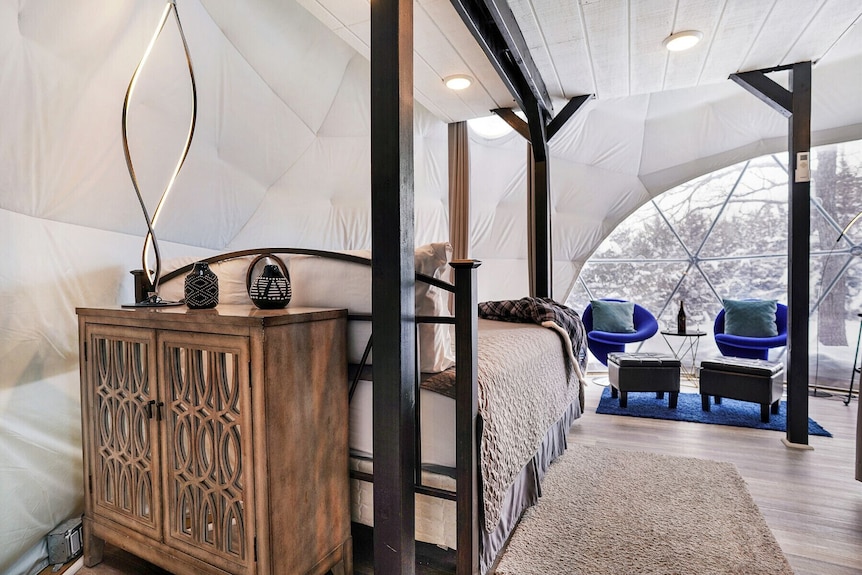 Unique, Fun, And Modern Queen Dome - 2 Queen Beds. Loft Accessed By Ladder. - Nebraska
