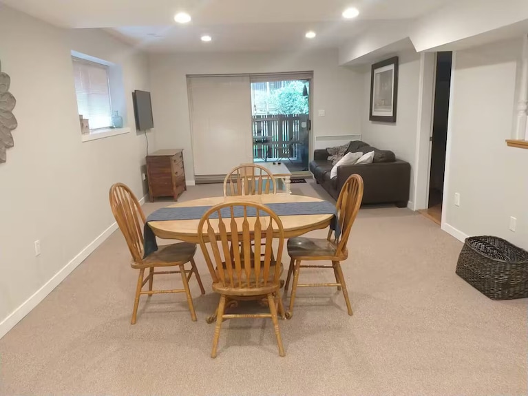 Spacious, Light & Bright West Van Suite - 西溫哥華