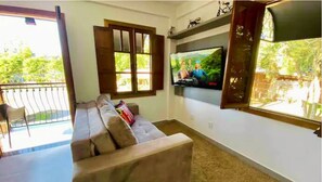 Apartamento Familiar | Minibar, com mobília individualizada 