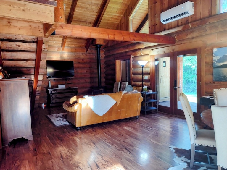 Cozy 3-bedroom Mountain Cabin With Wifi, Ac Between Whitefish And Columbia Falls - Montana