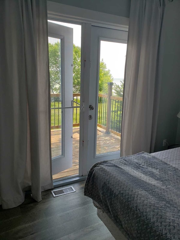 Waterfront Family Oasis Comfort & Charm - Manitoba