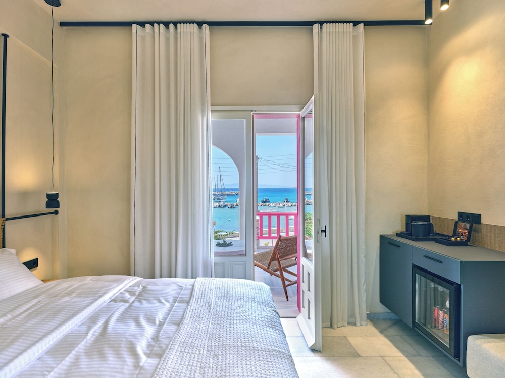 Anchorage Paros - Парос