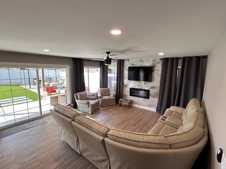 Modern 4br Escape W Private Pool, 3 Mi To State Farm Stadium, Dining & Shopping! - Arizona Christian University, Glendale