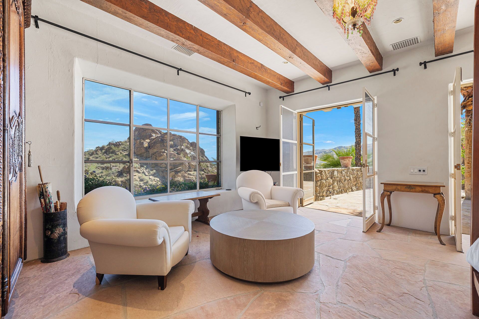 Celebrity Owned Iconic 27 Acre Compound, Sleeps 12 - Palm Springs