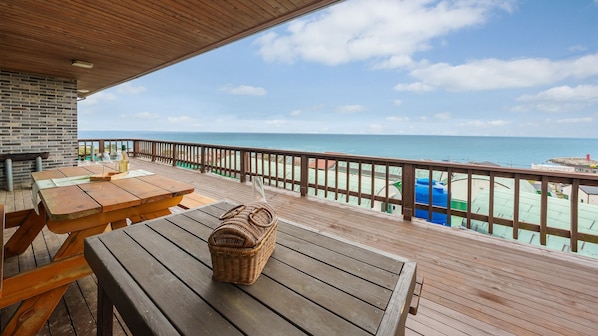 Quarto Básico, 2 quartos (Villa Room (Ocean View/Group/BBQ)) | 1 quarto, Wi-fi grátis