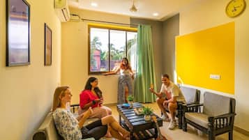 Dormitório Partilhado, em dormitório misto (Bed in 8 Bed) | Roupa de cama fornecida