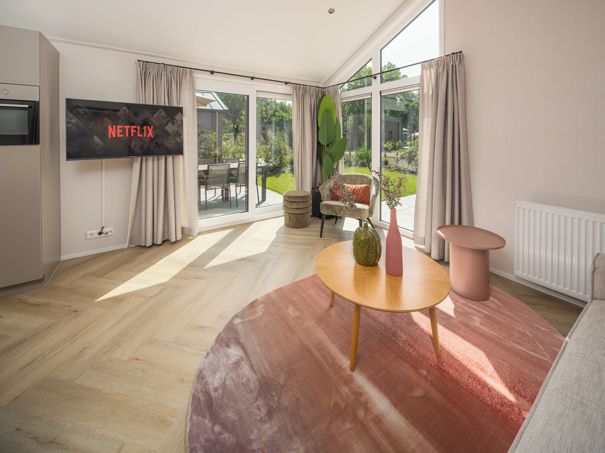 The Doornenburg Lodge Offers A Comfortable Holiday Home For 6 People With Modern Amenities And A Private Terrace In The Veluwe. - Apeldoorn