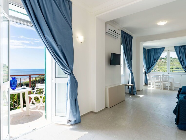 Bellissimo Appartamento Per 6 Persone Con A/c, Wifi, Tv, Balcone E Animali Ammessi - Sanremo
