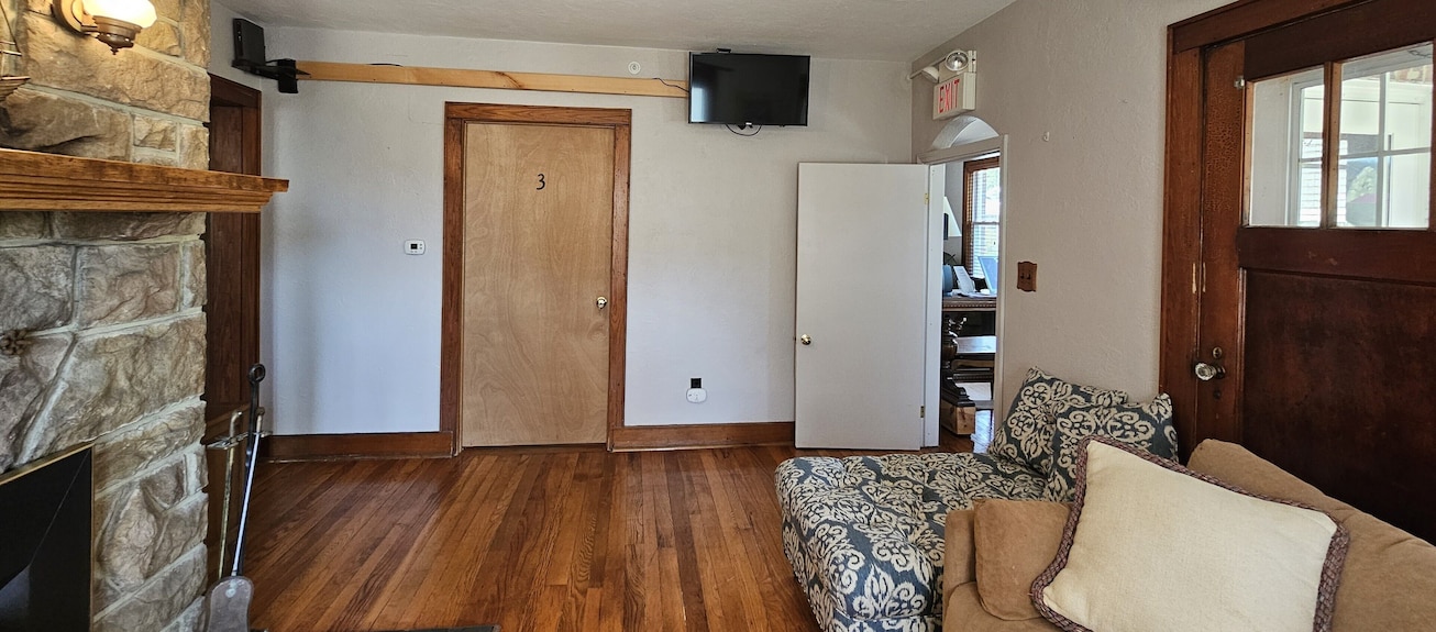 Shoreline Estates - Bungalow Room 3 - Youghiogheny River Lake, PA