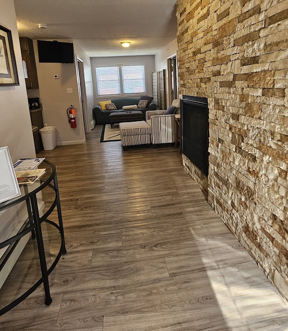 Shoreline Estates - Upper Apartment - Pennsylvania